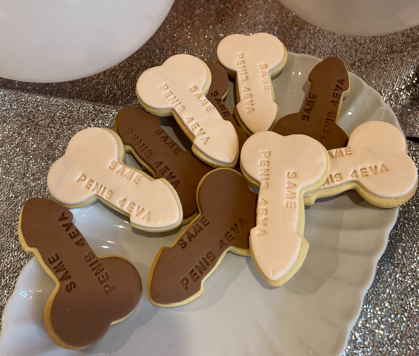 Hens Willy Cookies (min 12) – Whip Cakes